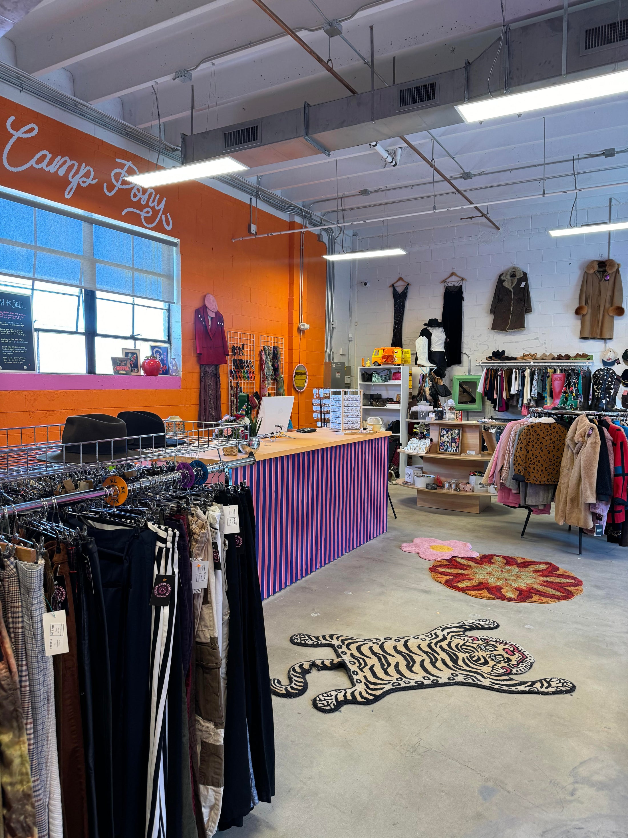 Store Hours & Location